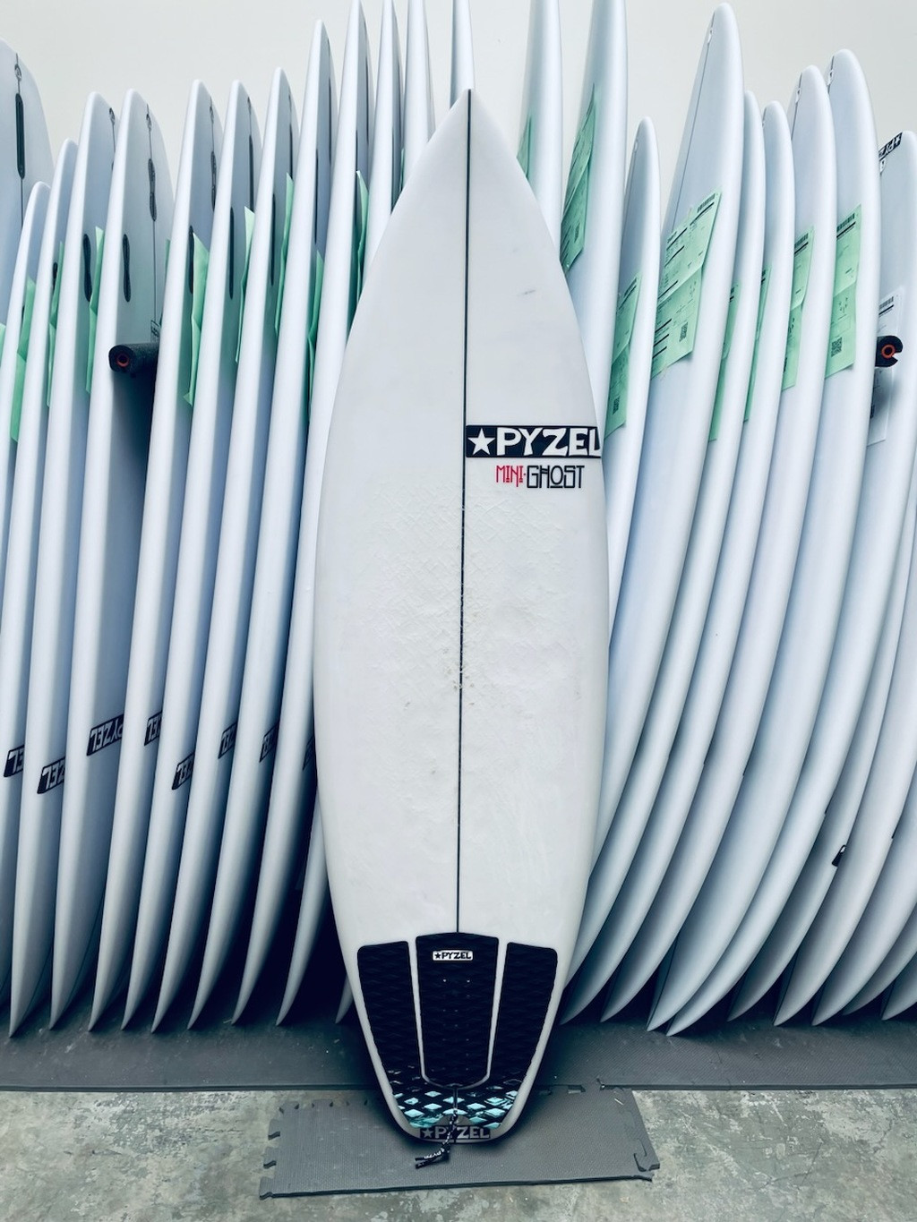 Pyzel Surfboards - Mini Ghost-Squash