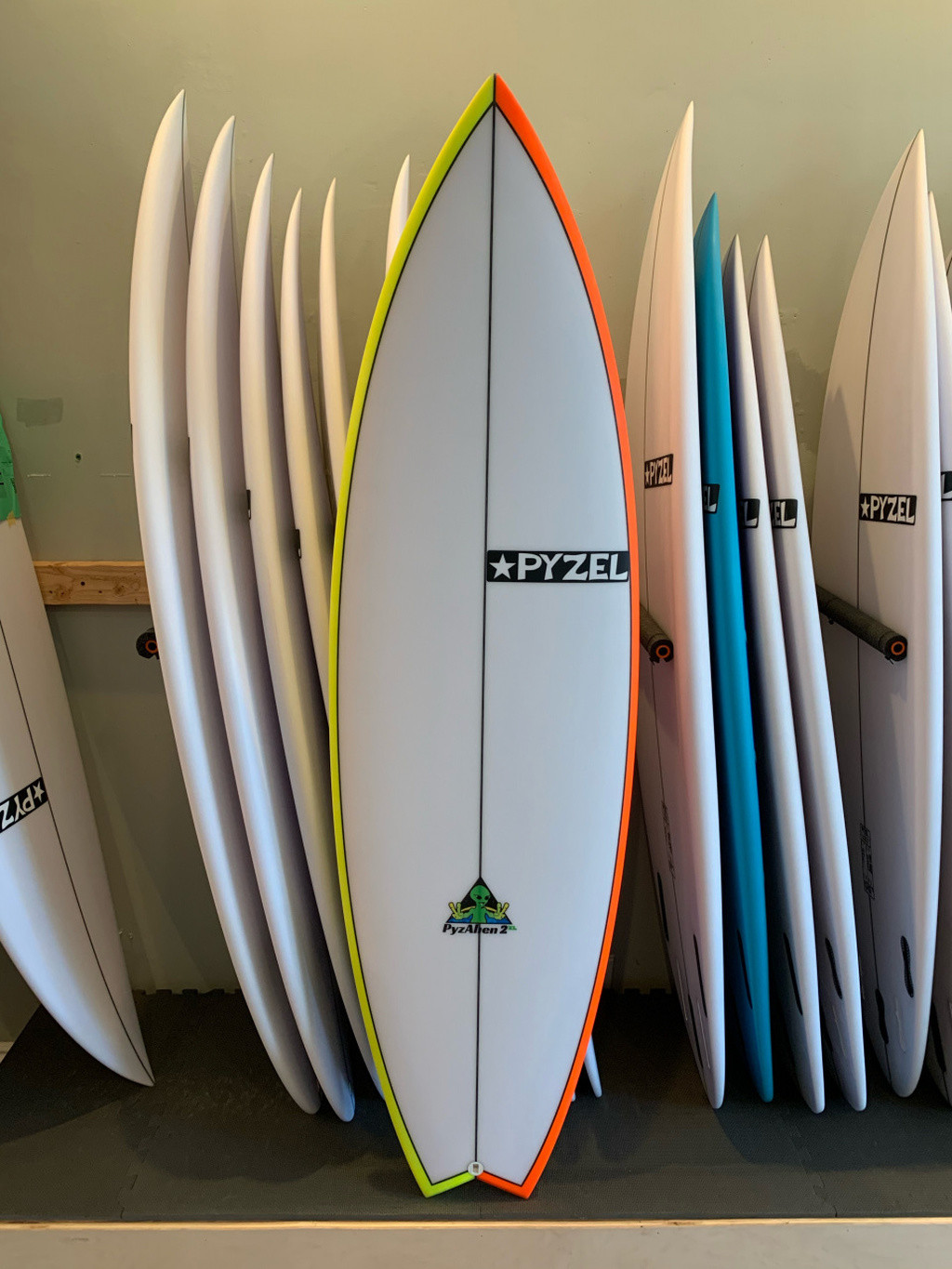Pyzel Surfboards - Pyzalien 2 XL